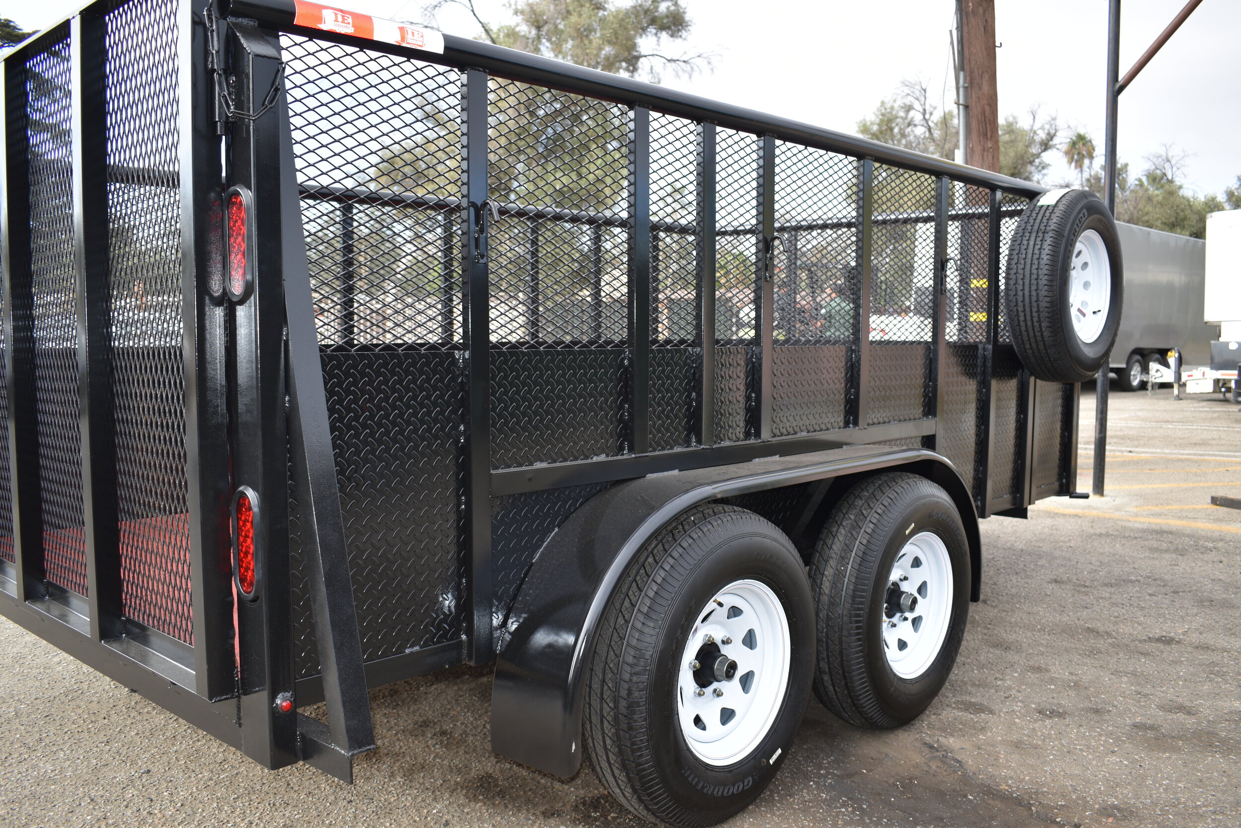 Custom Gallery — IE TRAILERS