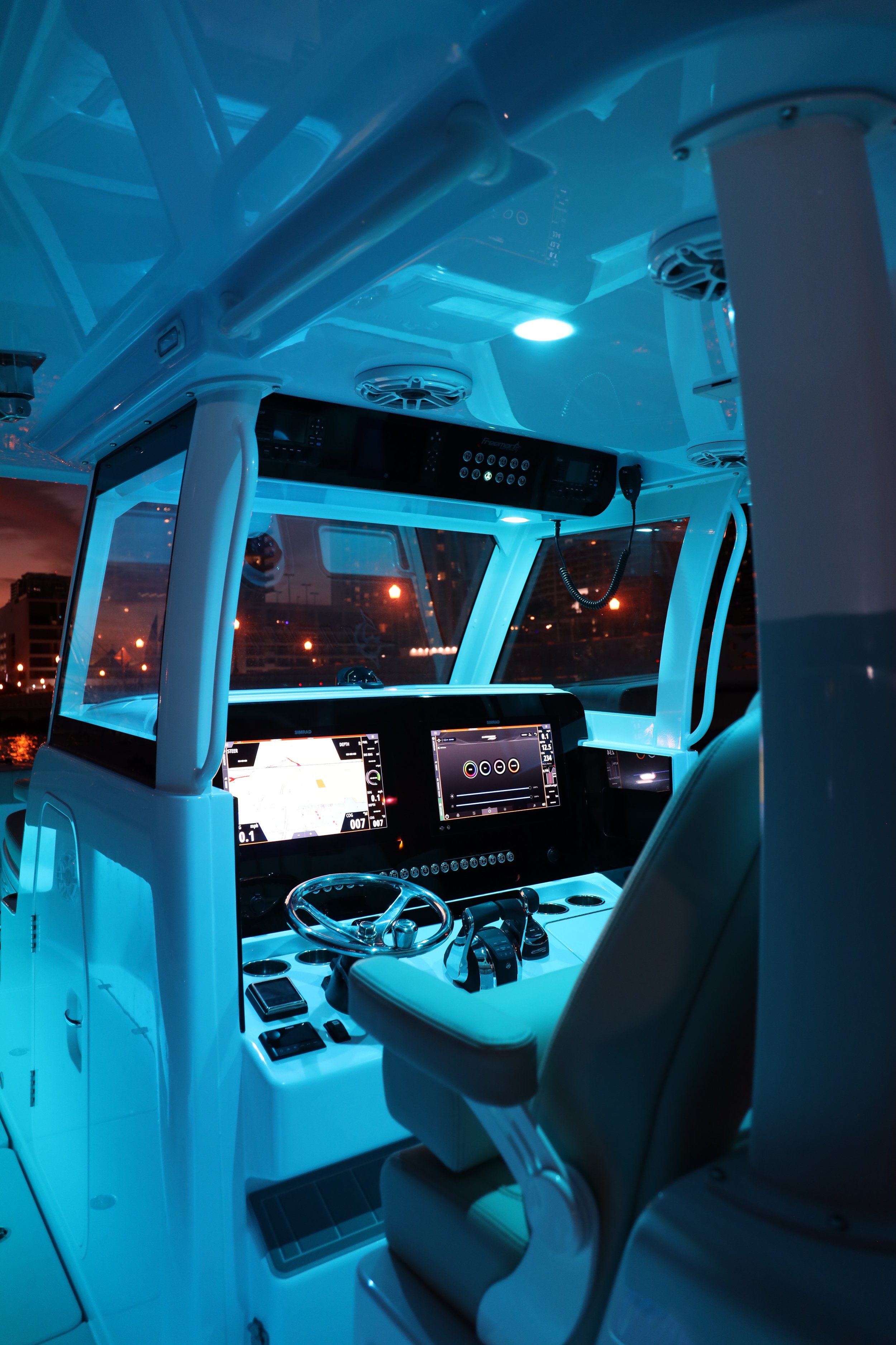 Freeman 35 — Freeman Boatworks