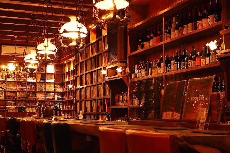 Beats And Booze: 13 Bars With Live DJ Performances For Vibing While You ...