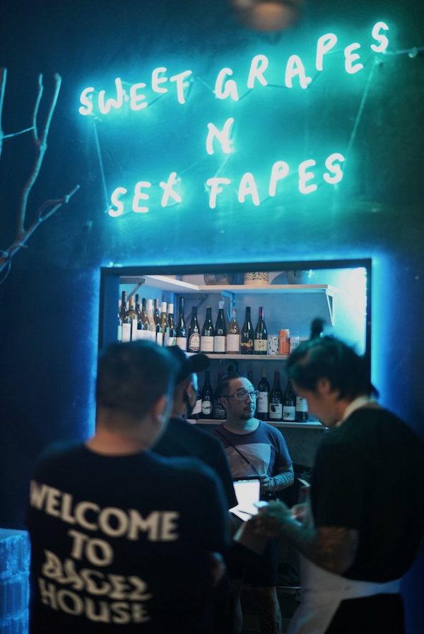 Beats And Booze: 13 Bars With Live DJ Performances For Vibing While You ...