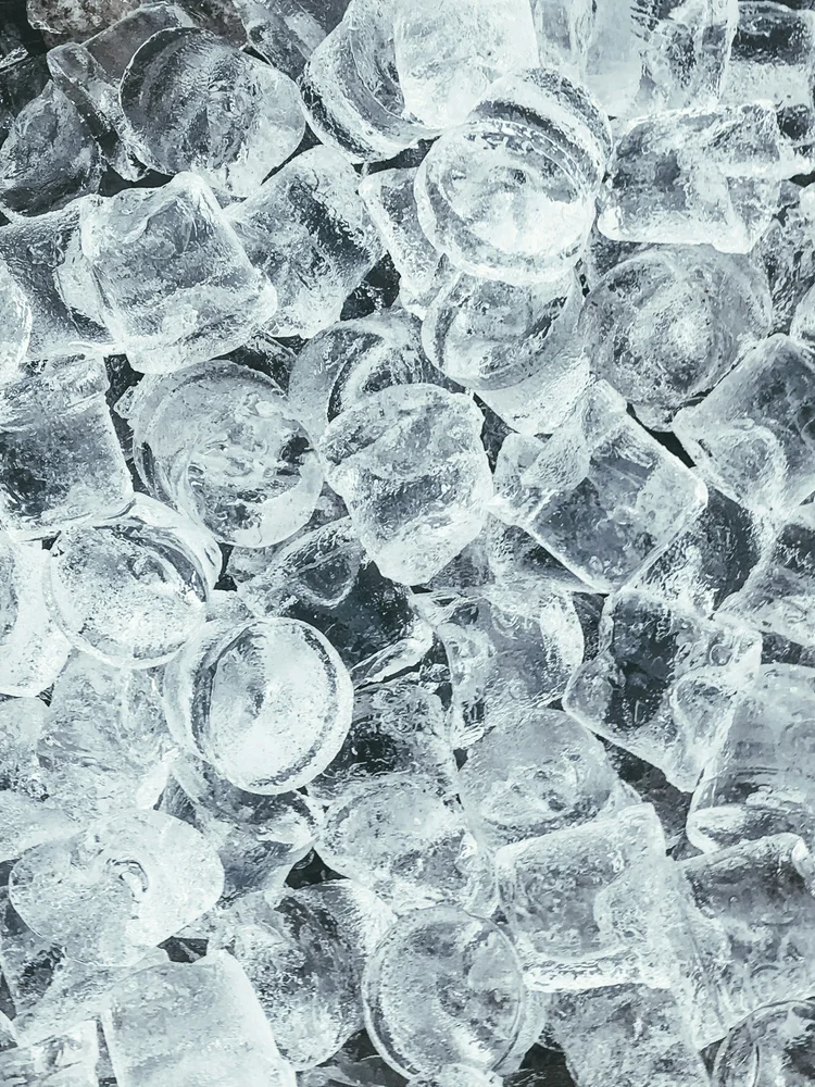 Why Ice Matters in Cocktails: A Guide for Mixology Enthusiasts — Empire ...