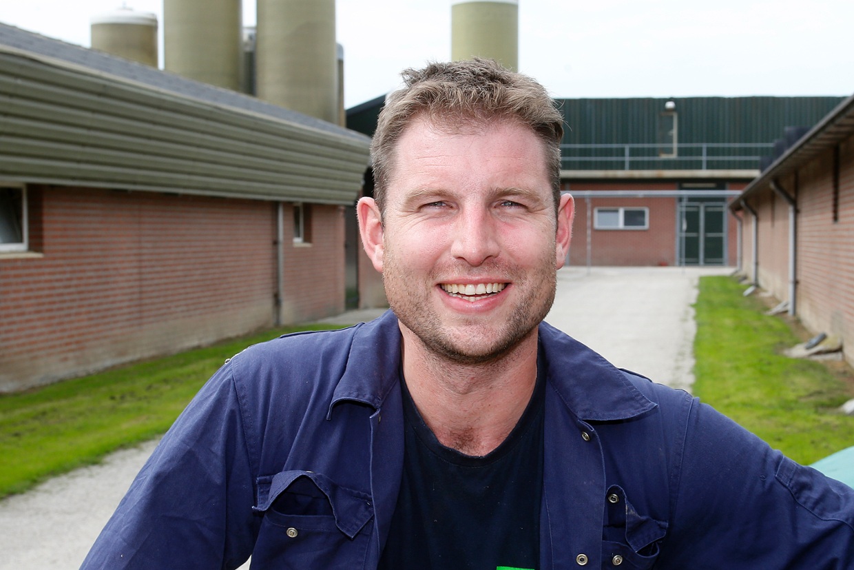 Theo Vernooij — De Nieuwe Boerenfamilie