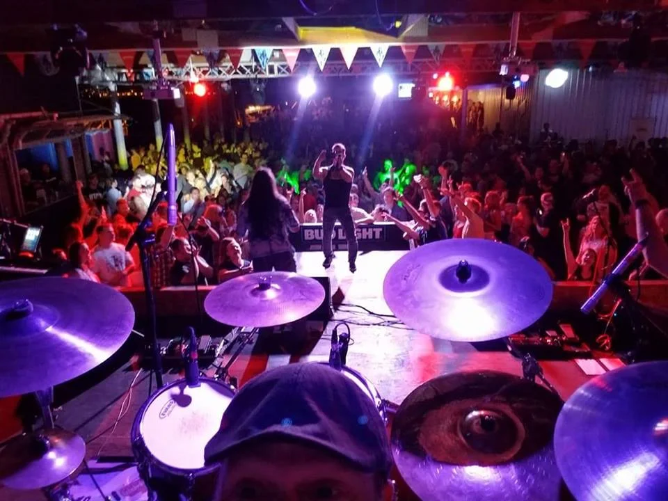 Rock The 90s USA | 90s Cover Band - Rock the 90s Videos and Pics