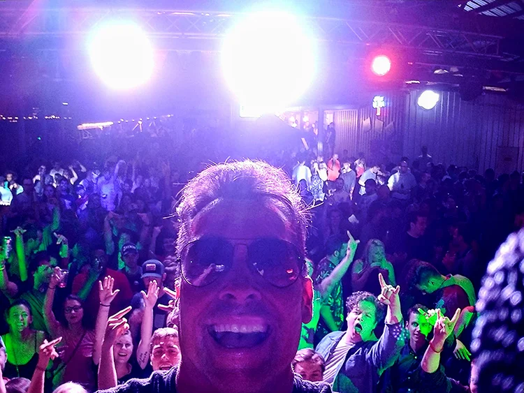 Rock The 90s USA | 90s Cover Band - Rock the 90s Videos and Pics