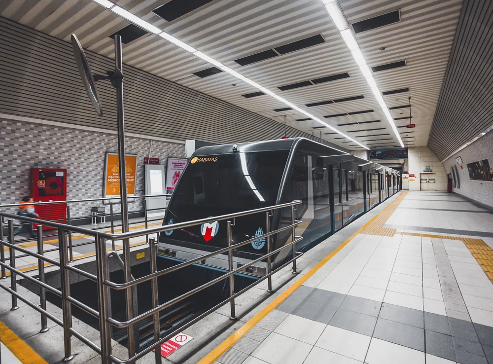Istanbul Funicular — Tunnel Time
