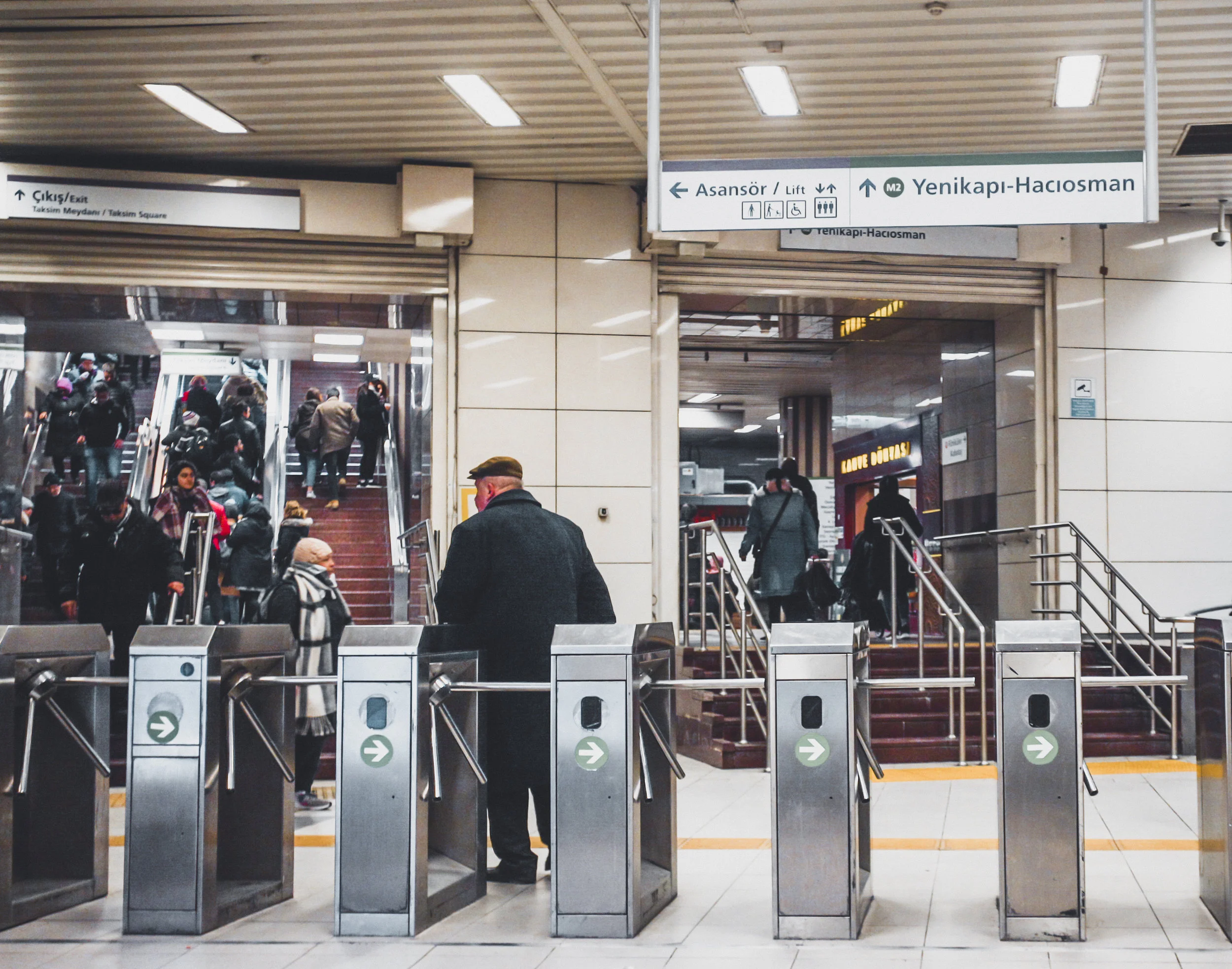 Istanbul Funicular — Tunnel Time