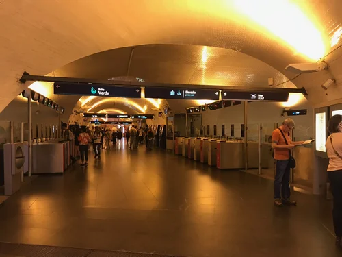 Lisbon Metro — Tunnel Time