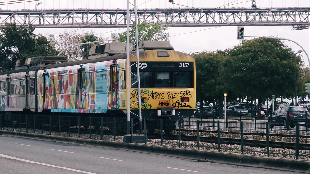 Lisbon Trains — Tunnel Time