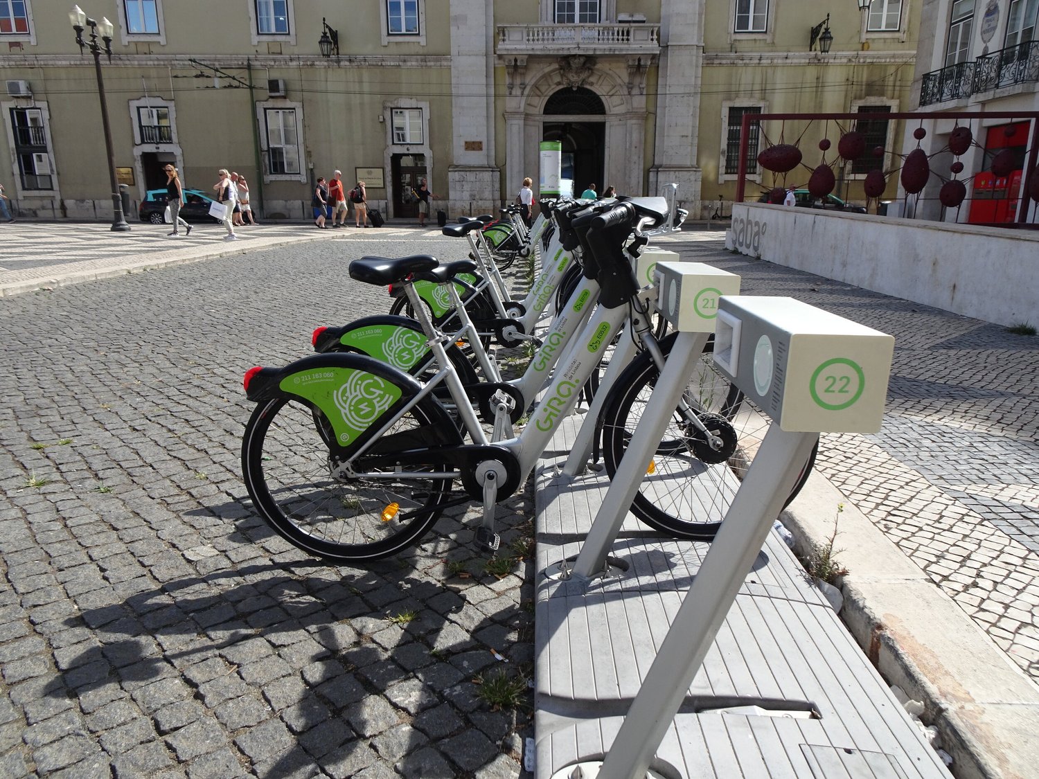 How to use Gira Bicycles in Lisbon — Tunnel Time