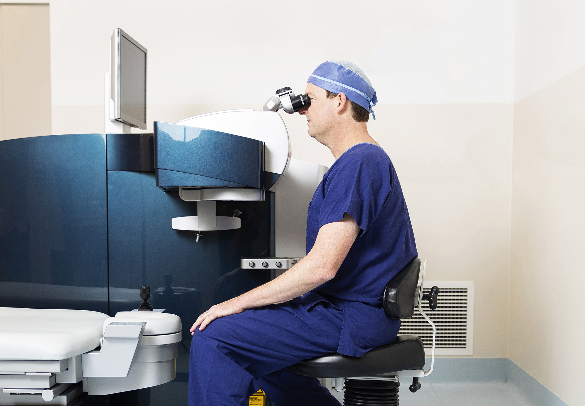 Dr Brendan Cronin Ophthalmologist — QEI Laser · Laser Eye Surgery ...