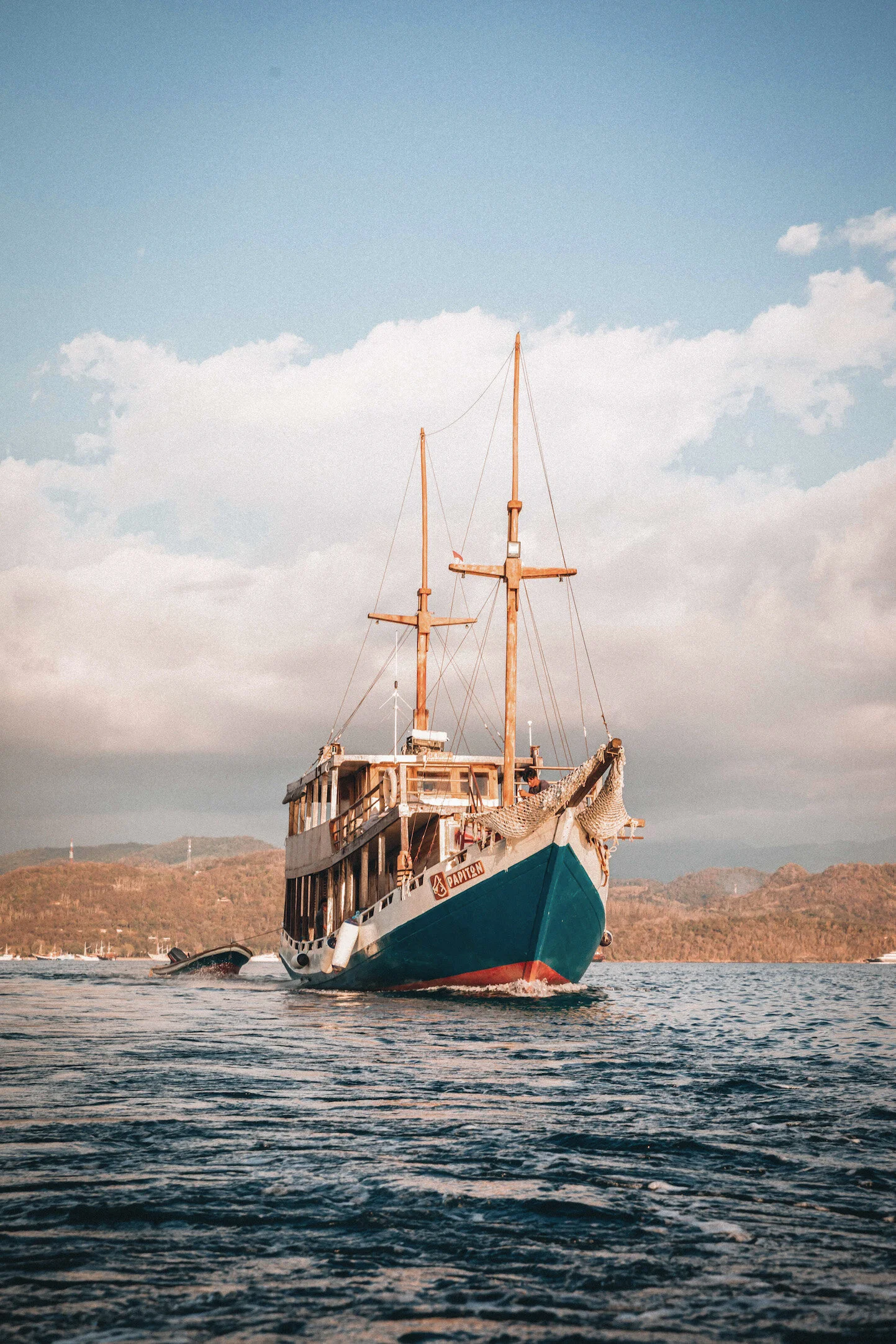 Papiton Lopi, Komodo National Park Best Sail Boat — PAPITON