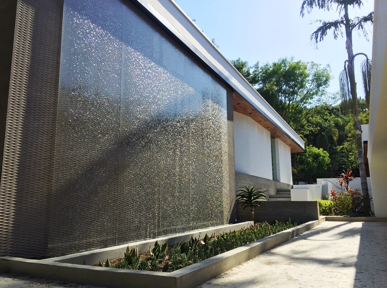 L2O Maintenance Free Water Features and Liquid Walls.