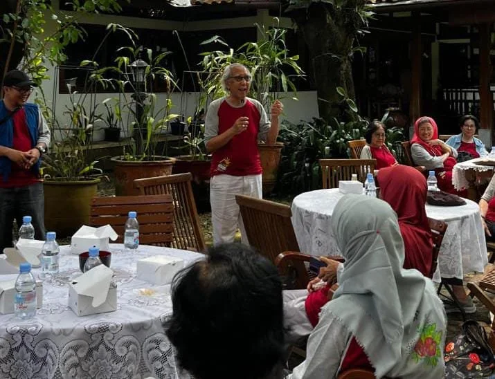 Oma Opa Penghuni Rumah Lansia Bahagia Kunjungi Griyo Kulo Harjamukti ...