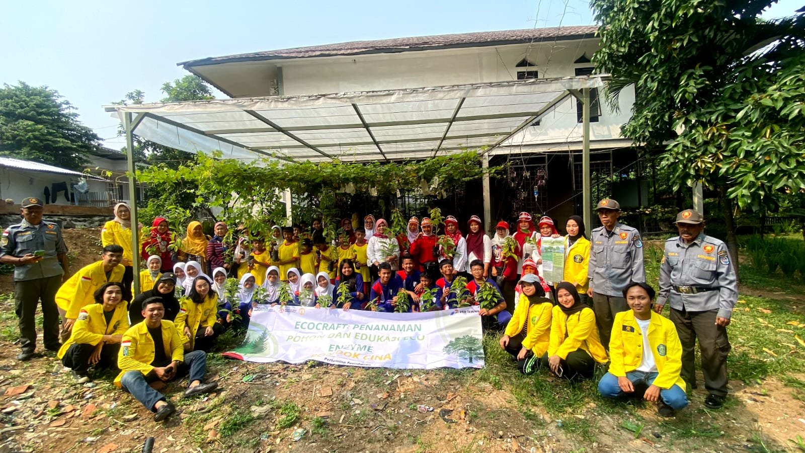 UI Dorong Kelurahan Pondok Cina Jadi Contoh Lingkungan Berkelanjutan melalui Program Ecocraft ...