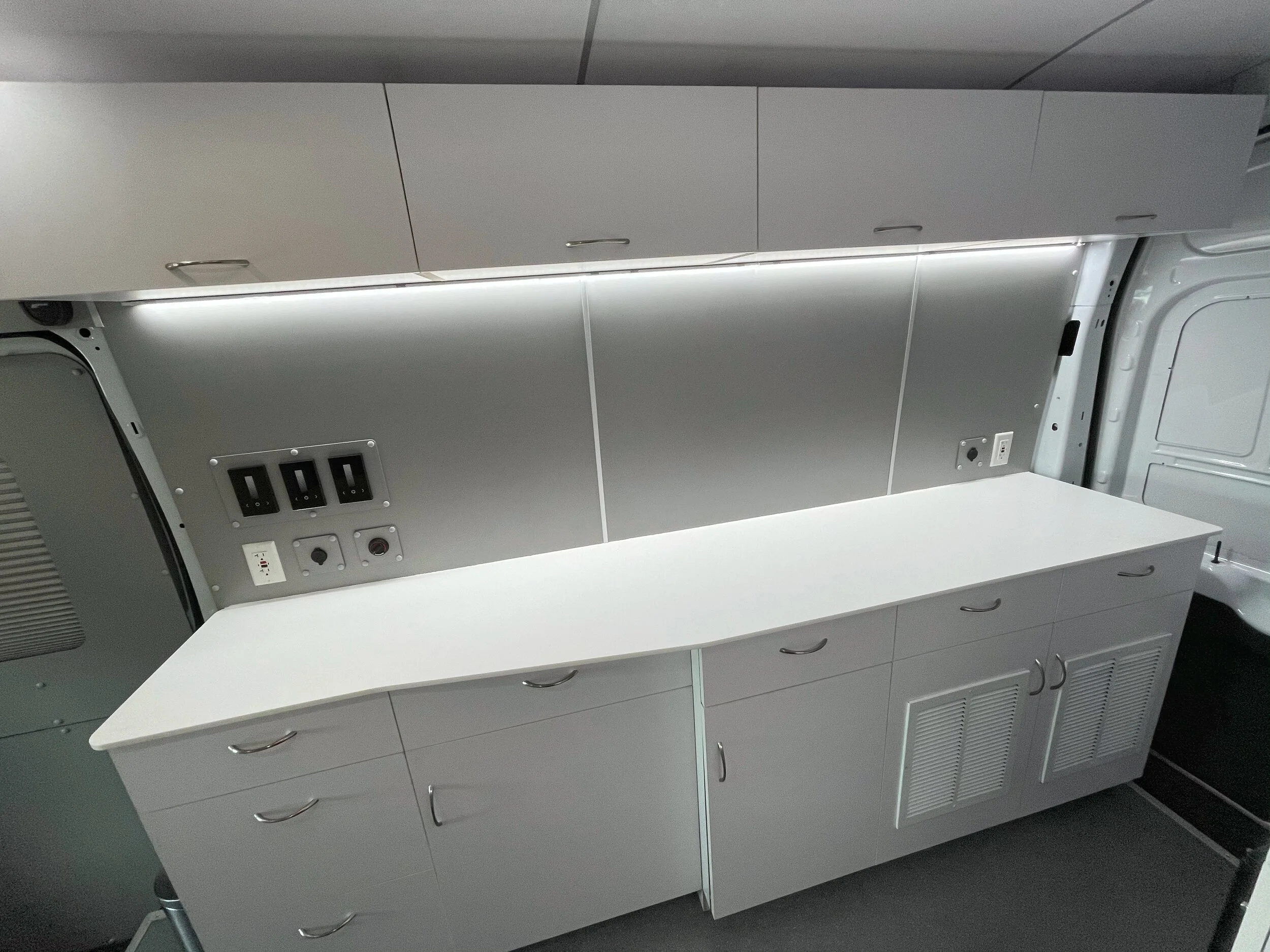 Mobile Medical Van Conversion - Contravans