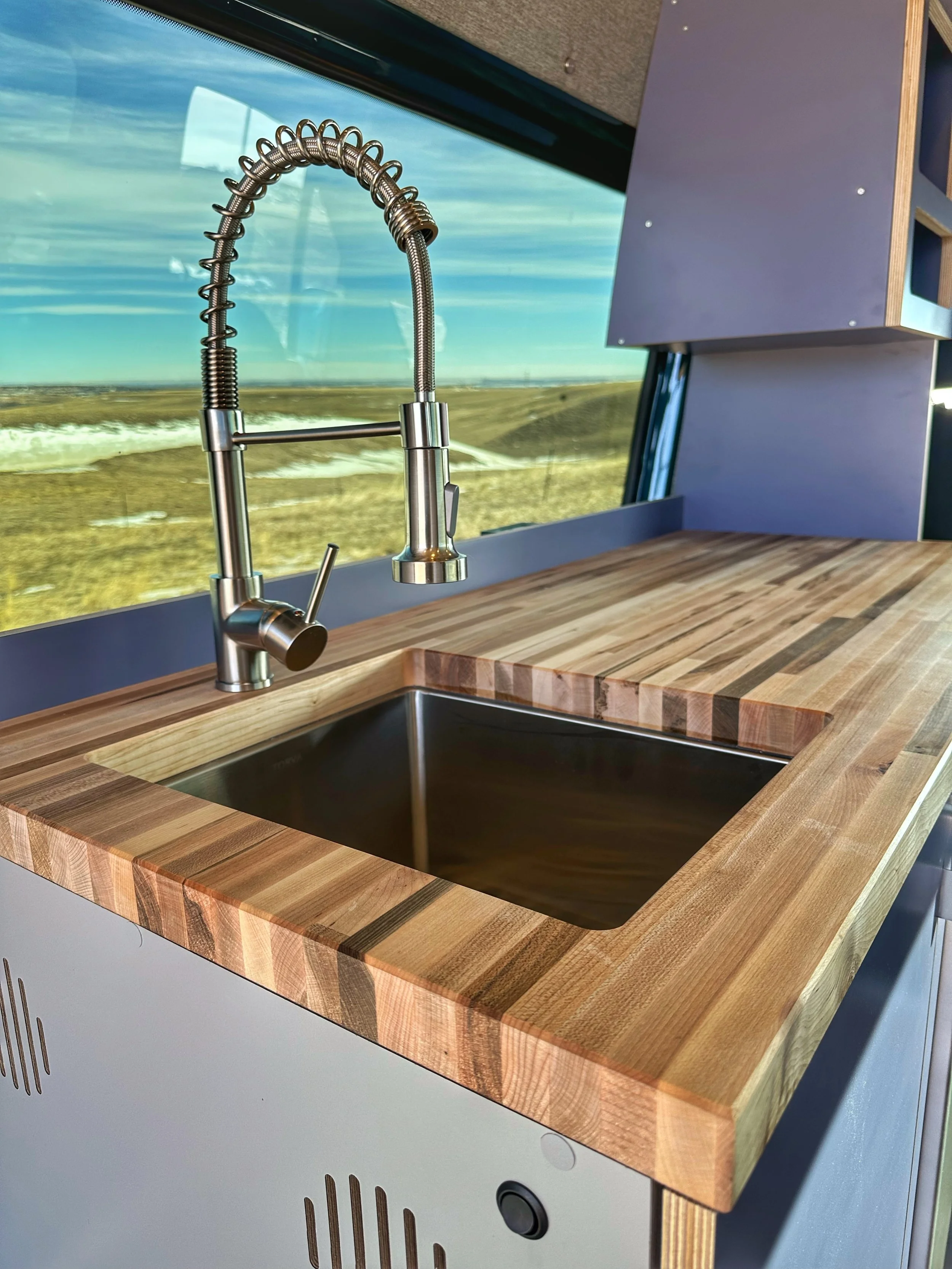 144" Mercedes Sprinter Campervan Jump Start - Contravans