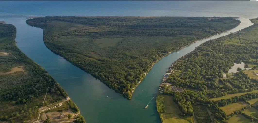 Come and join me — Emma Estrela