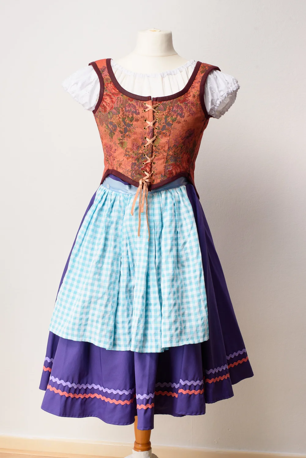 Costume Hire - Ensemble / Chorus | Hot Rock