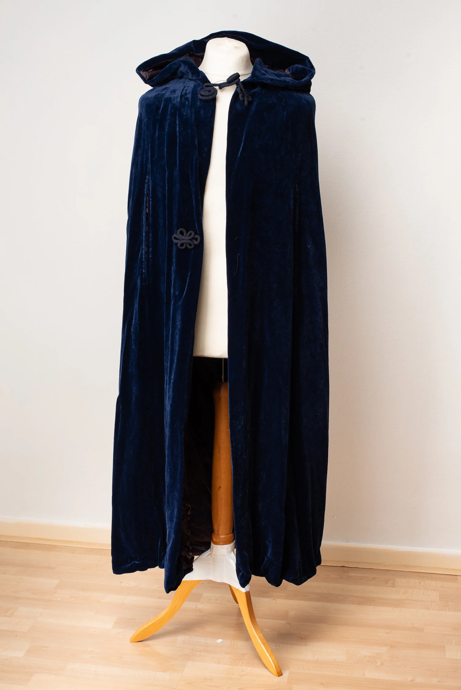 Costume Hire - Cinderella | Hot Rock
