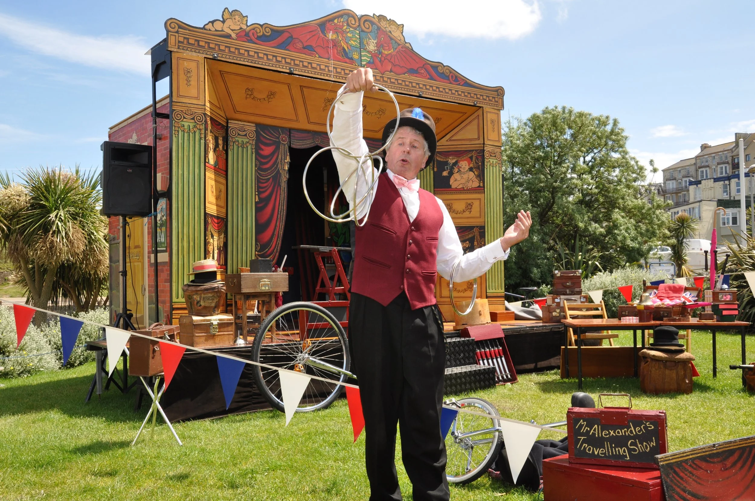 Gallery — Mr Alexander's Travelling Show