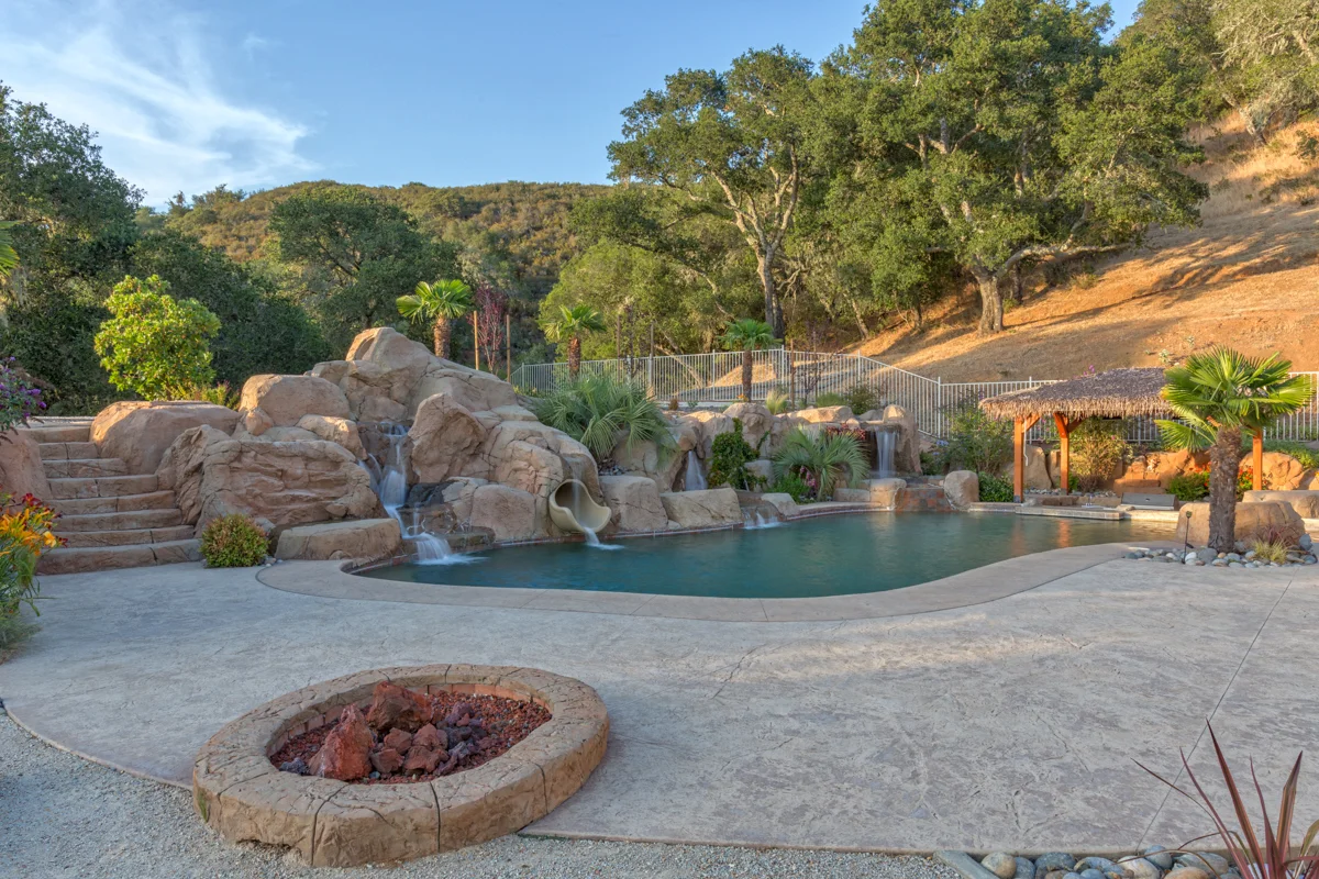 Santa Lucia — Backyard Visions