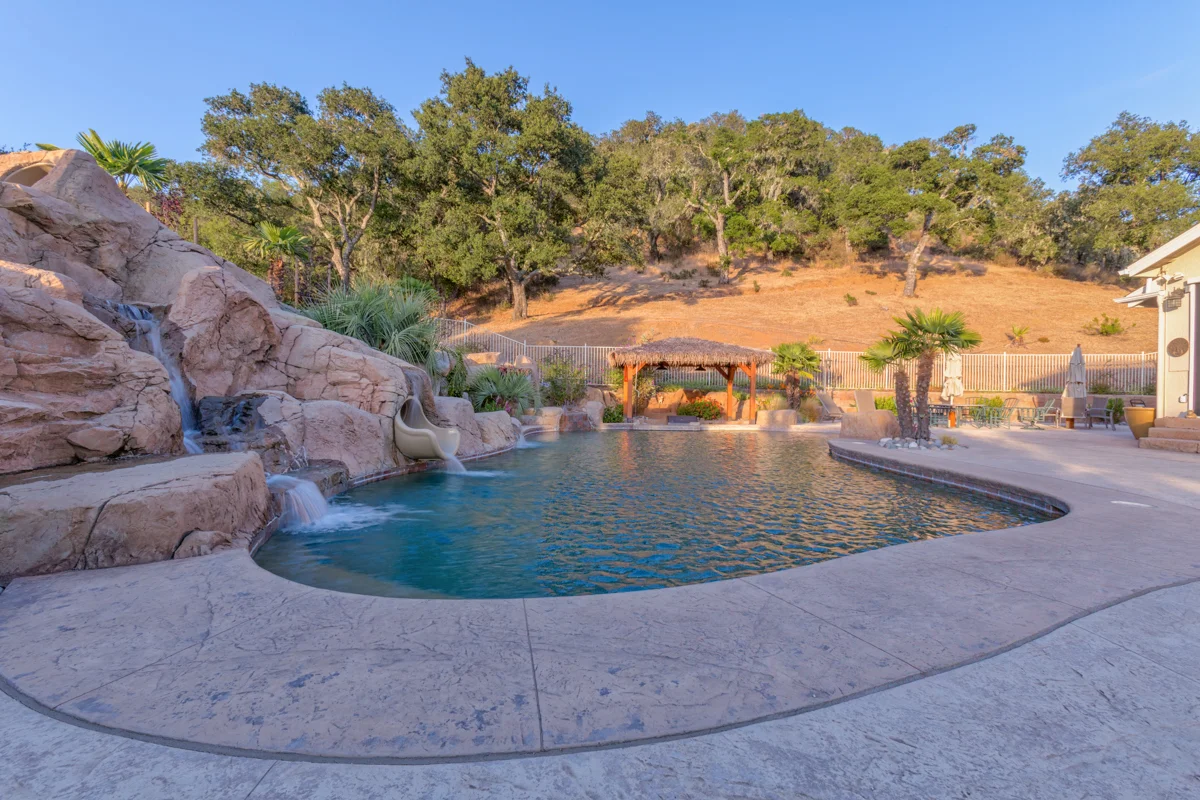 Santa Lucia — Backyard Visions