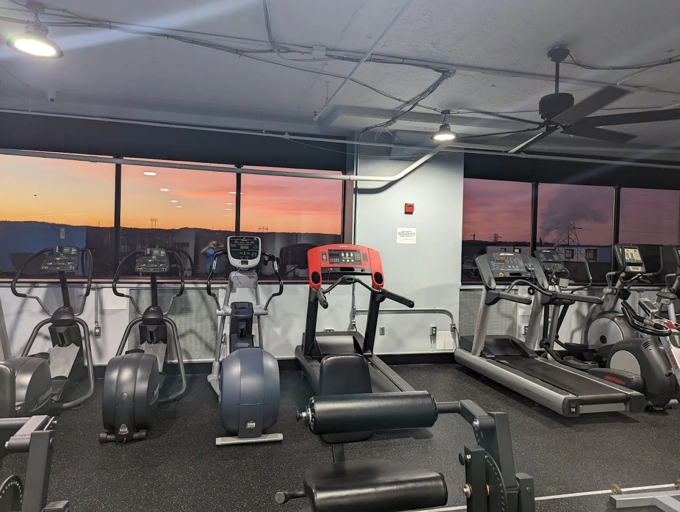 Amenities — Riverview Center