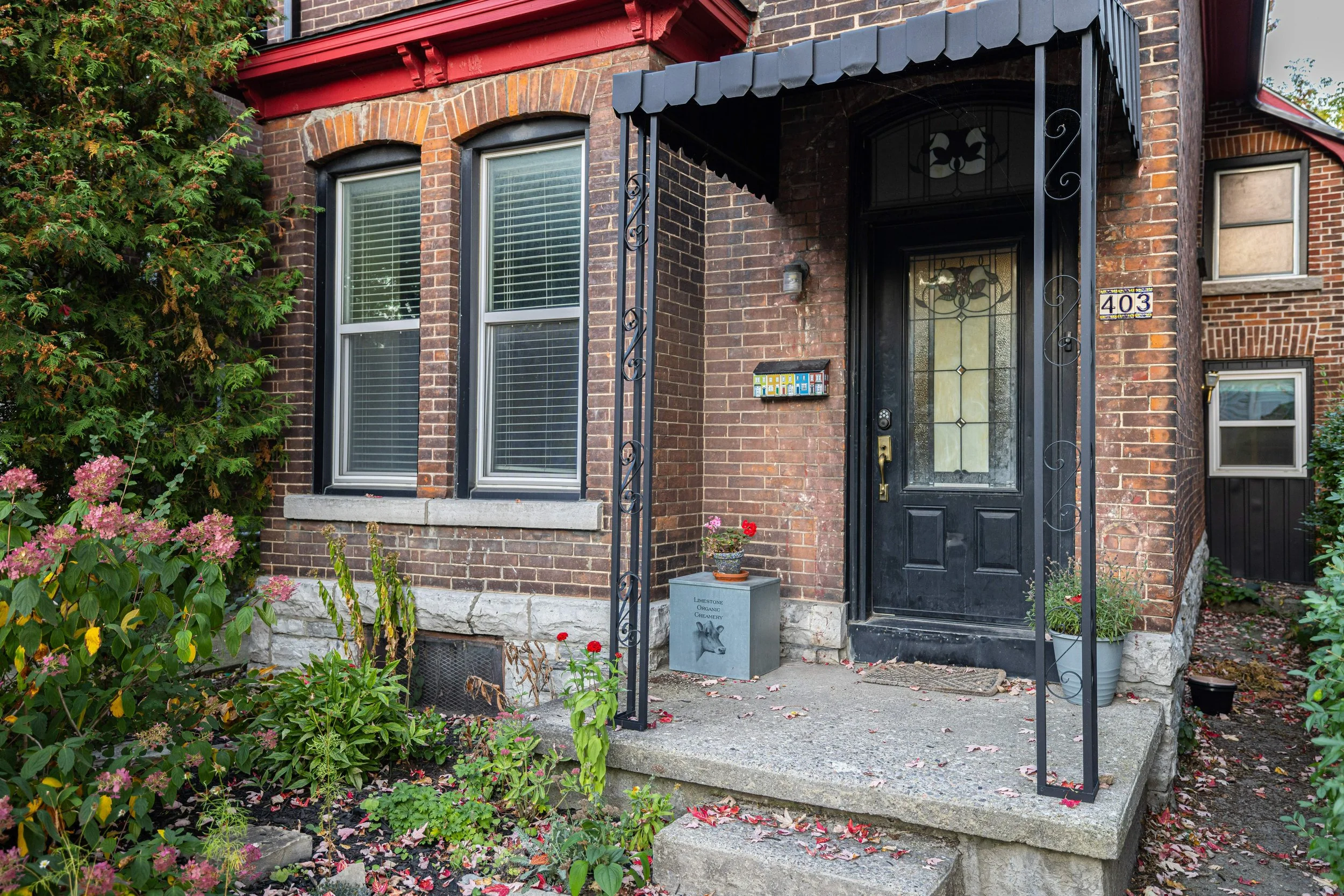 403 Bagot St - Sold! — Mark Sinnett