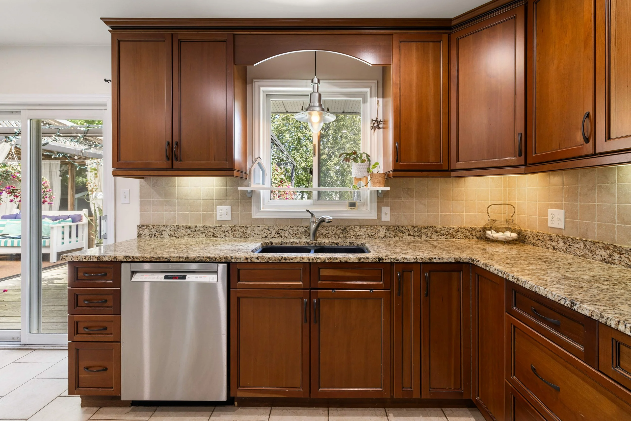 1032 Shewell Court - Sold! — Mark Sinnett