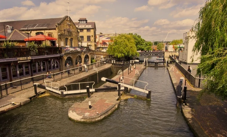 Electric Barge | Canal Boat Cruises London