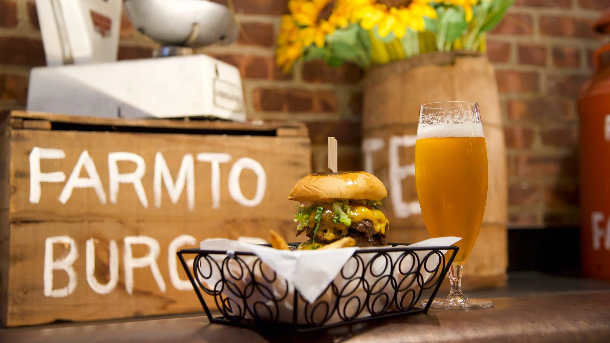 MENU — FARMTOBURGER