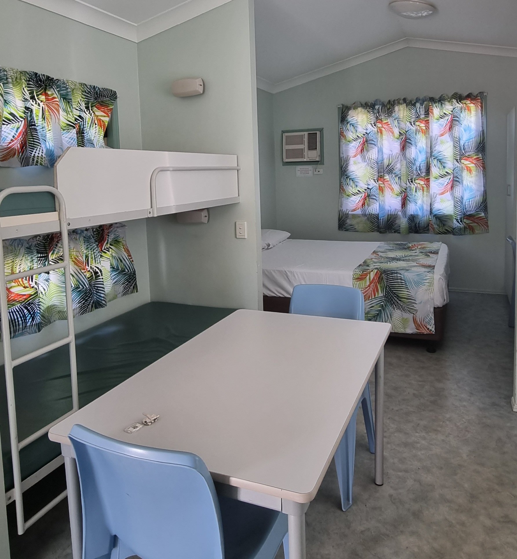 Standard Cabins in Kin Kora Village Gladstone Queensland — Gladstone ...