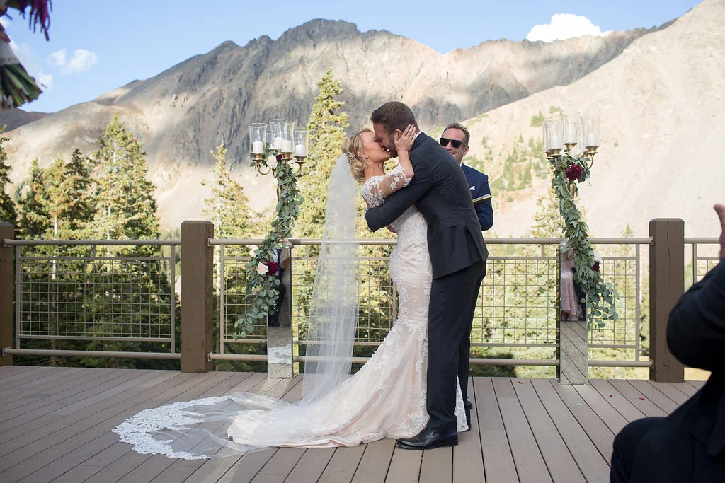 A Love Story to Remember - Ashleigh + Rick's Mountain Wedding — Total ...