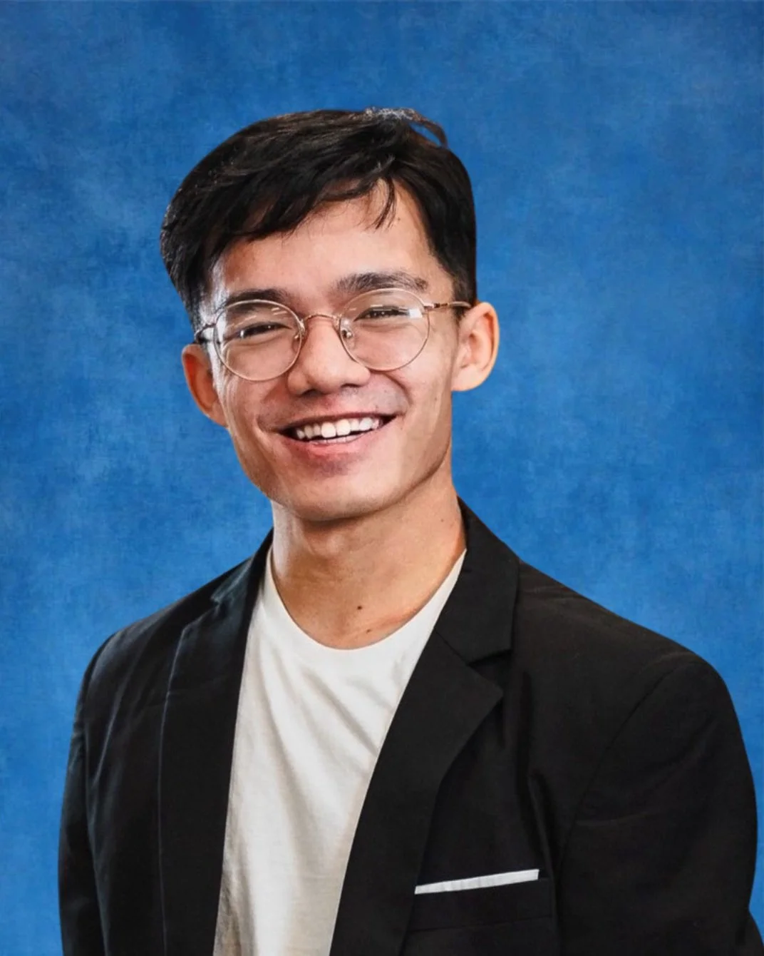 Meet the Staff — Union of Vietnamese Student Associations of the Midwest