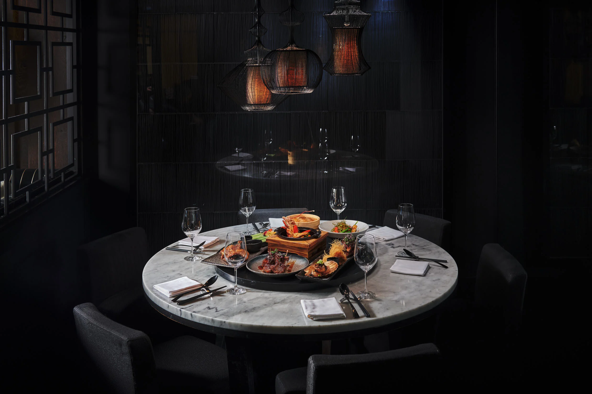 Dinner restaurant & bar