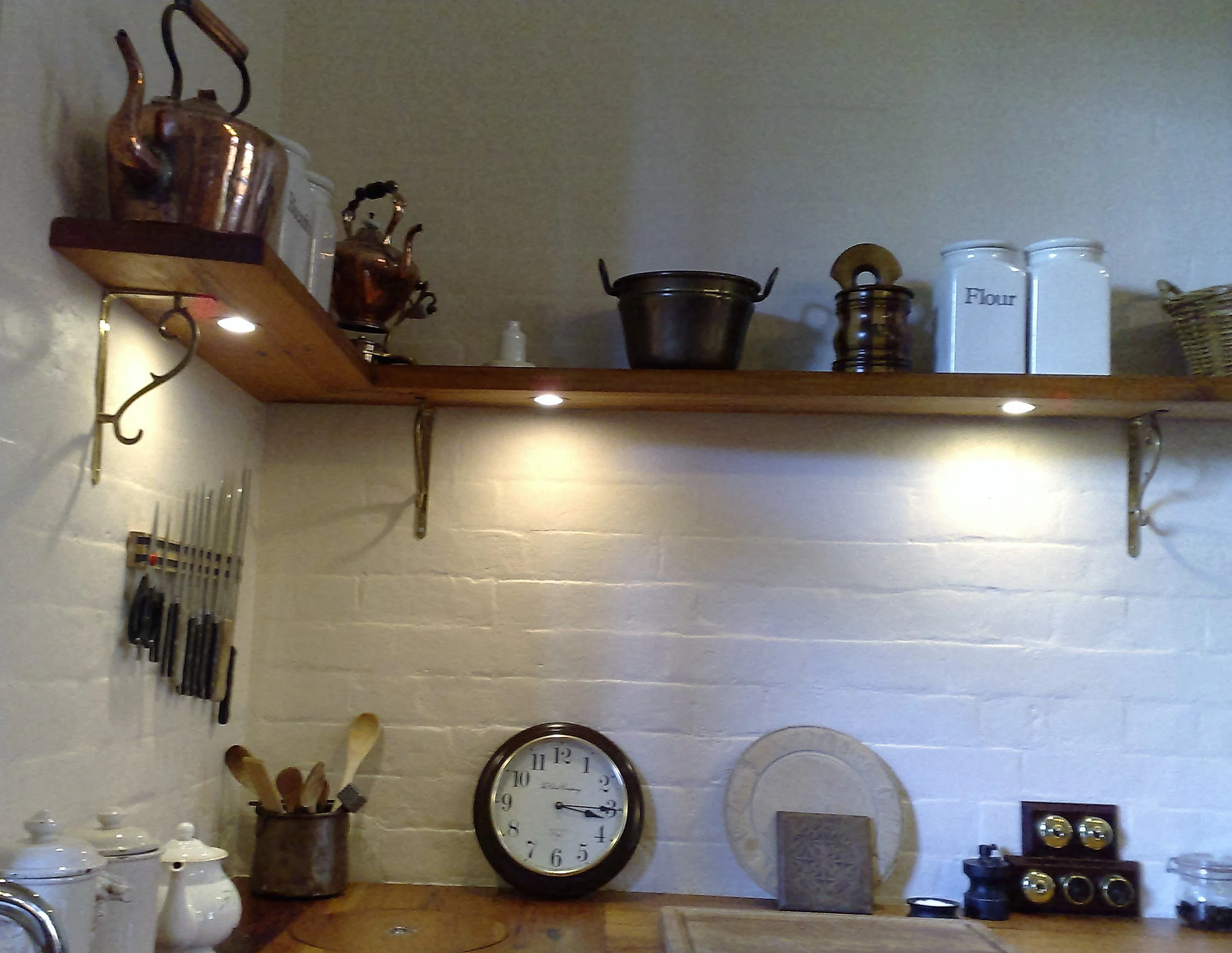 Solid timber shelving for Queensland interiors ... — Bywater Design ...