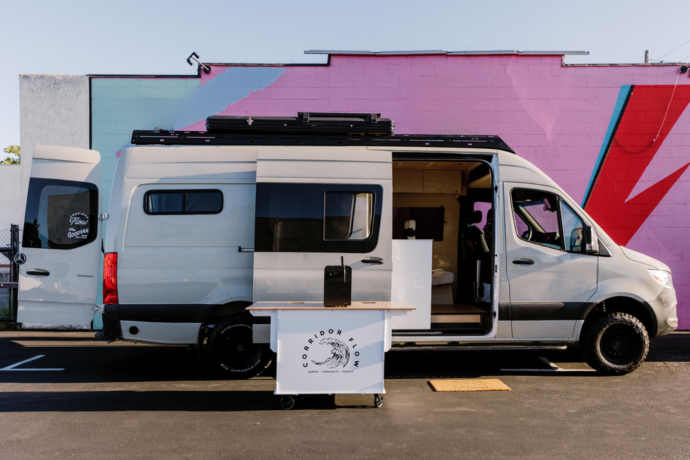 FLOW VAN — stay present.