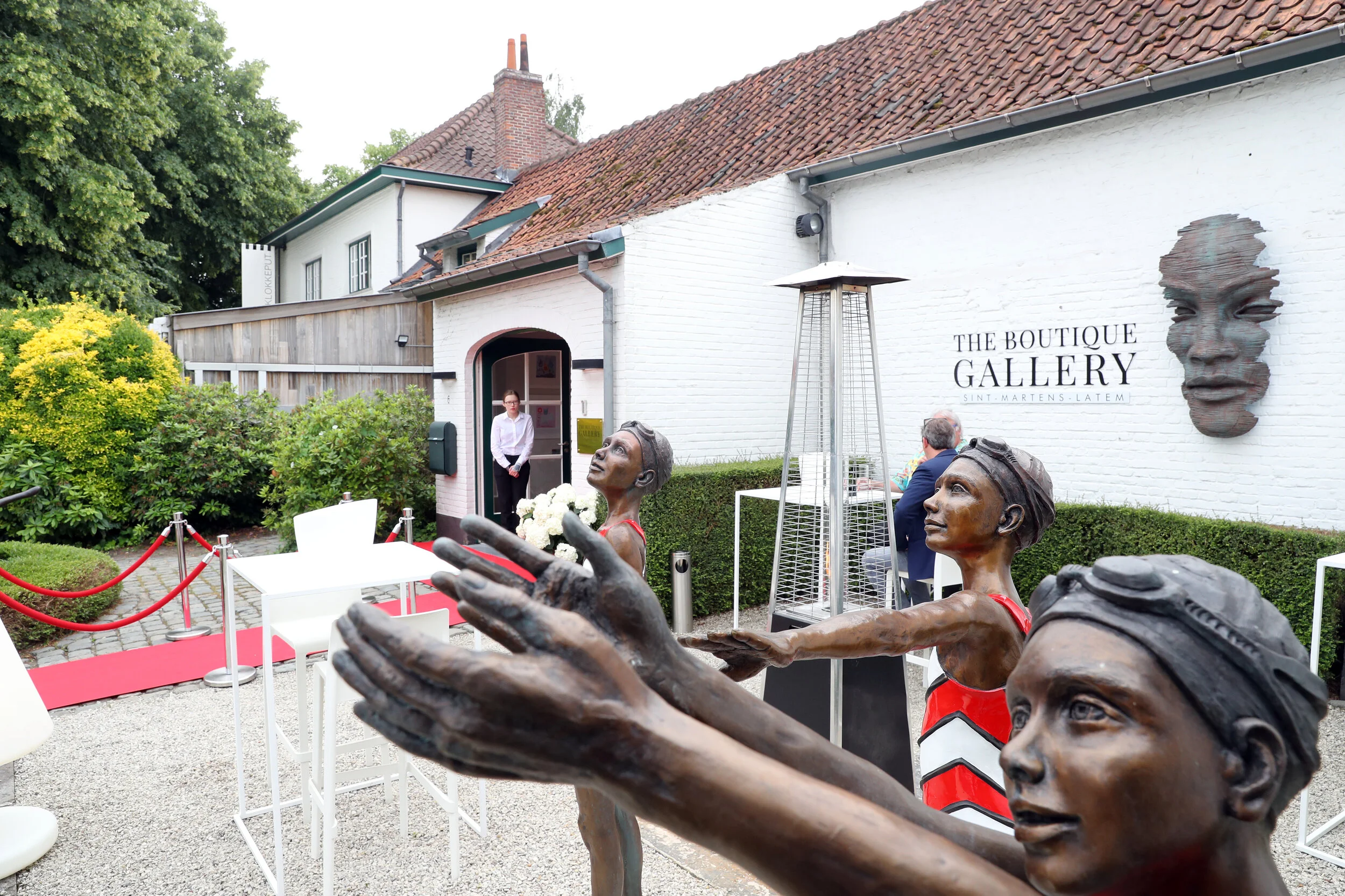 The Boutique Gallery stelt àlle kunstwerken uit drie seizoenen ‘Die/Het ...