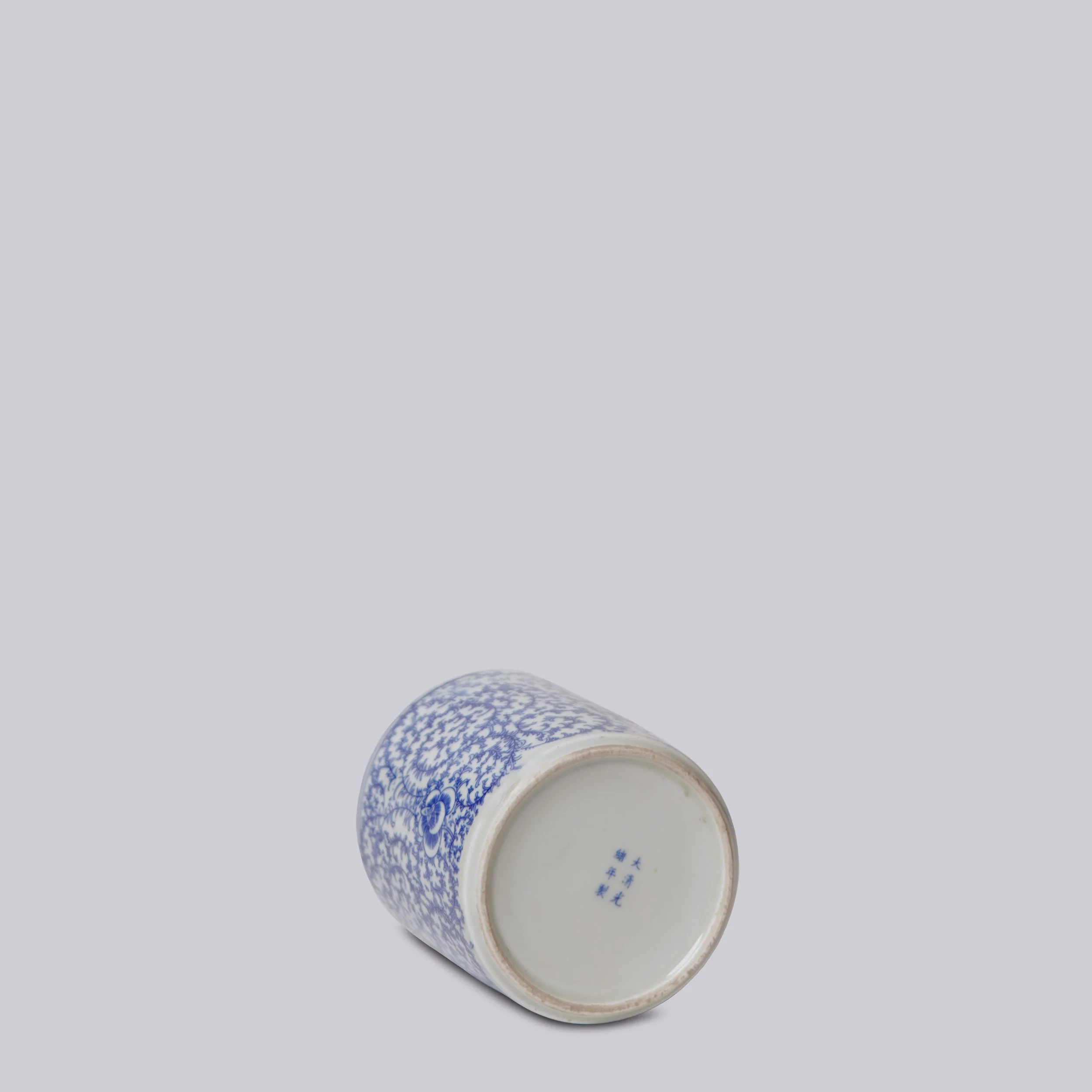 SCROLLING PEONY PORCELAIN CACHEPOT (C505) — COBALT GUILD