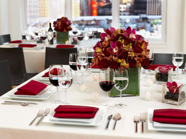 Top 6 Modern Holiday Tablescapes | B Floral Blog
