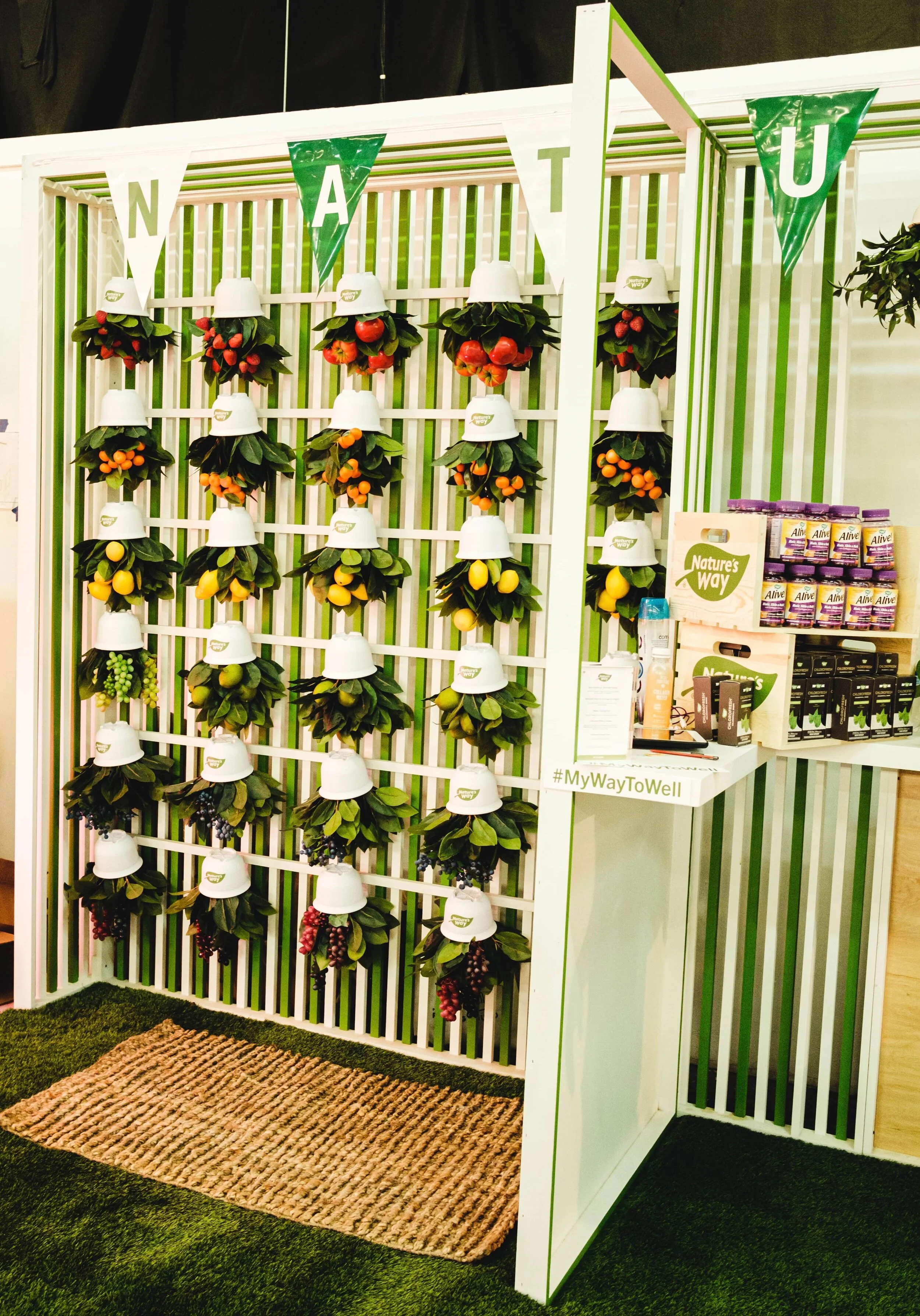 How to Make Your Business Stand Out at a Trade Show or Conference