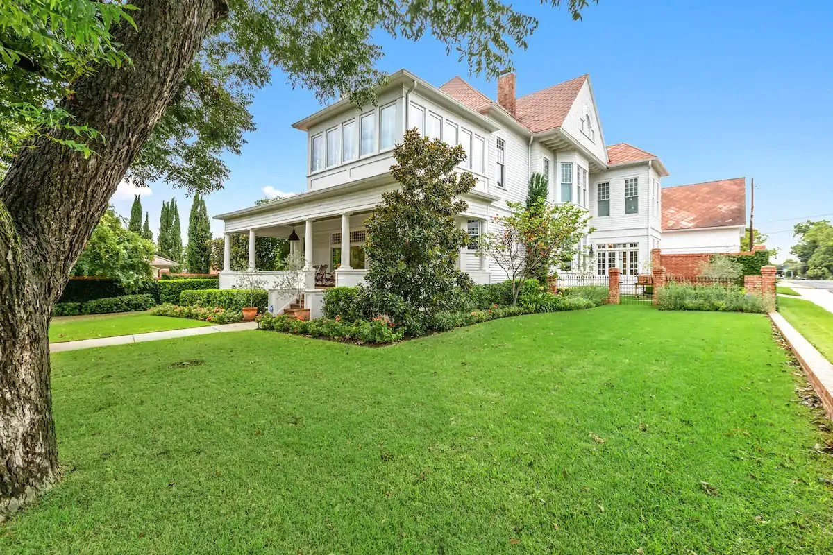 Home Tour :: the Historic Dr Pepper House in Waco, TX — The Grit and Polish