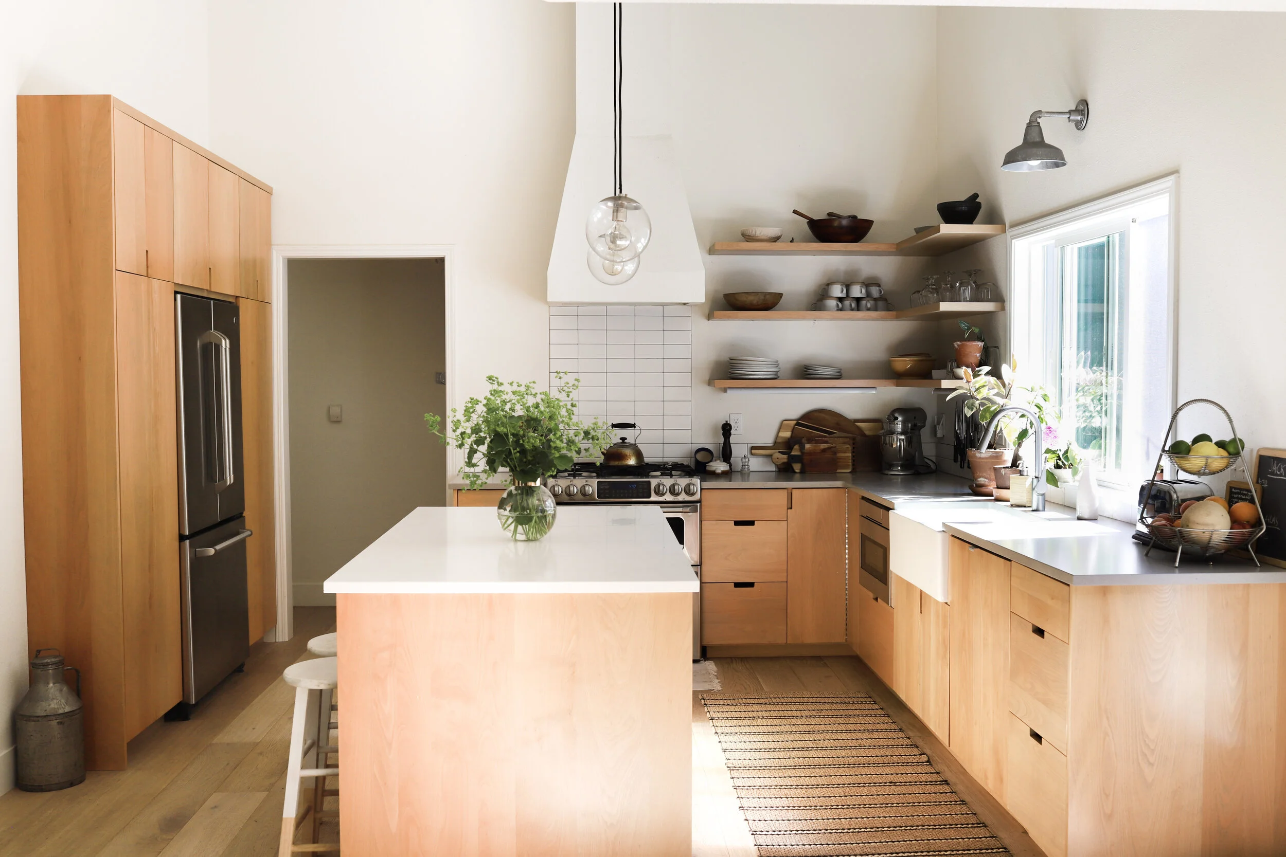 Home Tour // A Remodeled “80s Special” Is Anything But a Starter House ...