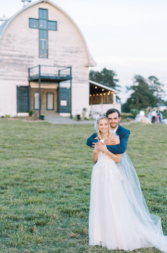 Real Weddings - Anna & Nathan | AMAZING GRAZE BARN