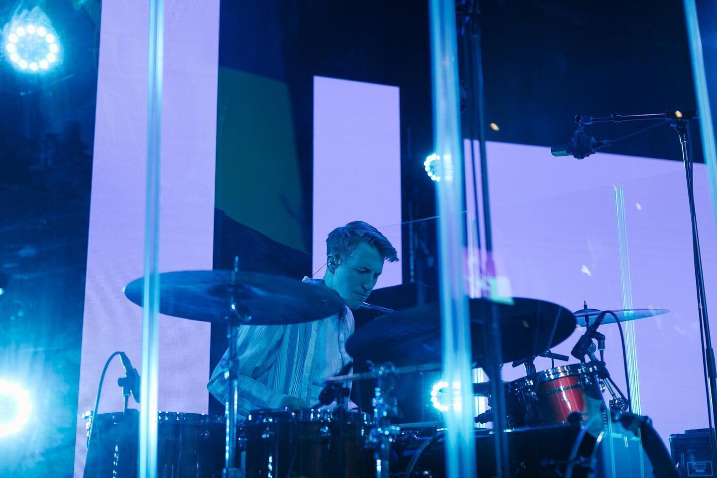 LIFE CENTER WORSHIP