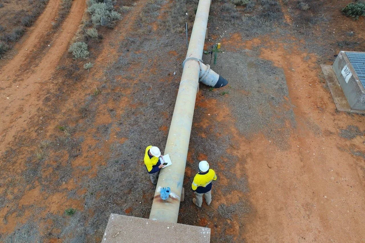 How to Choose an Industrial Pipeline Cleaning Method | American Pipeline Solutions