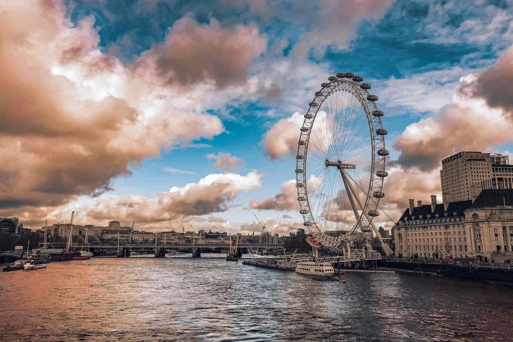 35 Super Interesting & Fun Facts about London — What's Danny Doing?