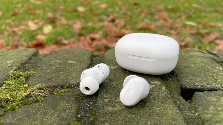 Best Budget Wireless Earbuds for Small Ears - May 2026