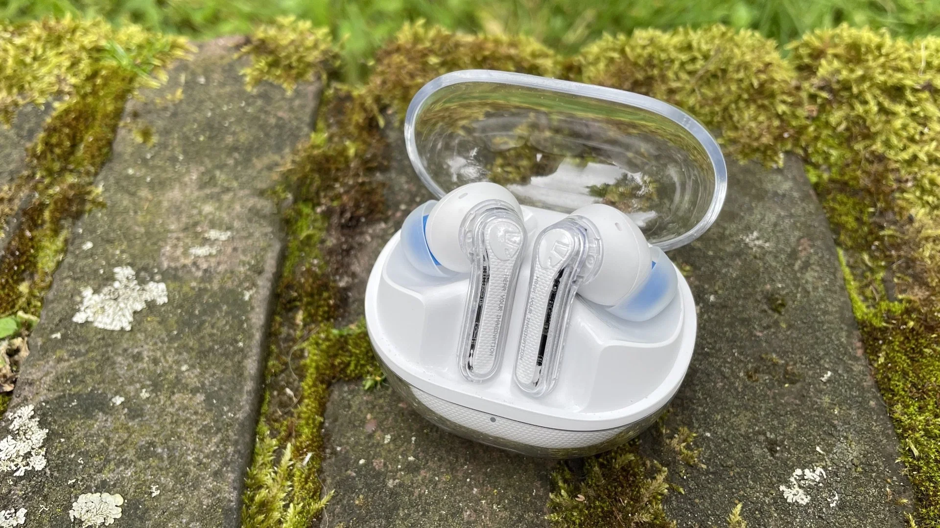 $25 earbuds review: SoundPEATS Clear vs Tronsmart Sounfii R4