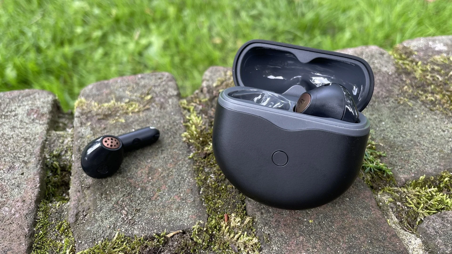 SoundPEATS Air4 vs Air4 Lite review: Which earbuds are better?